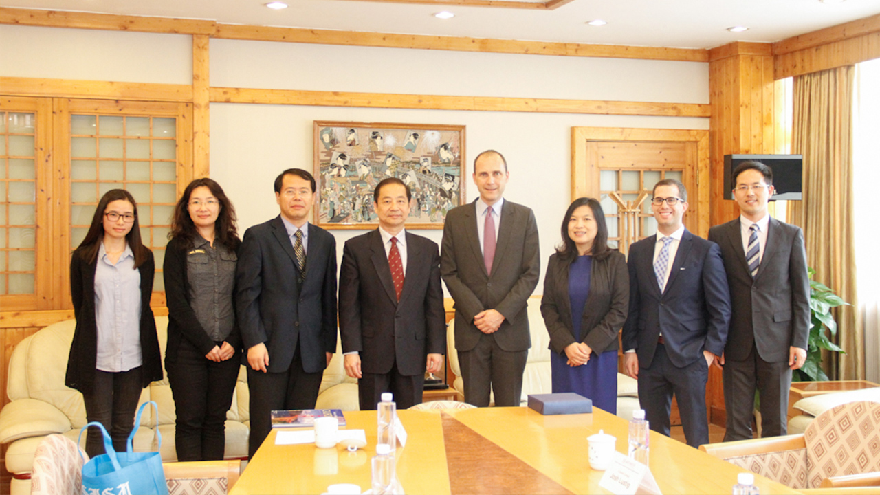 SISU | U.S. Consul-General at Shanghai meets SISU President Cao Deming